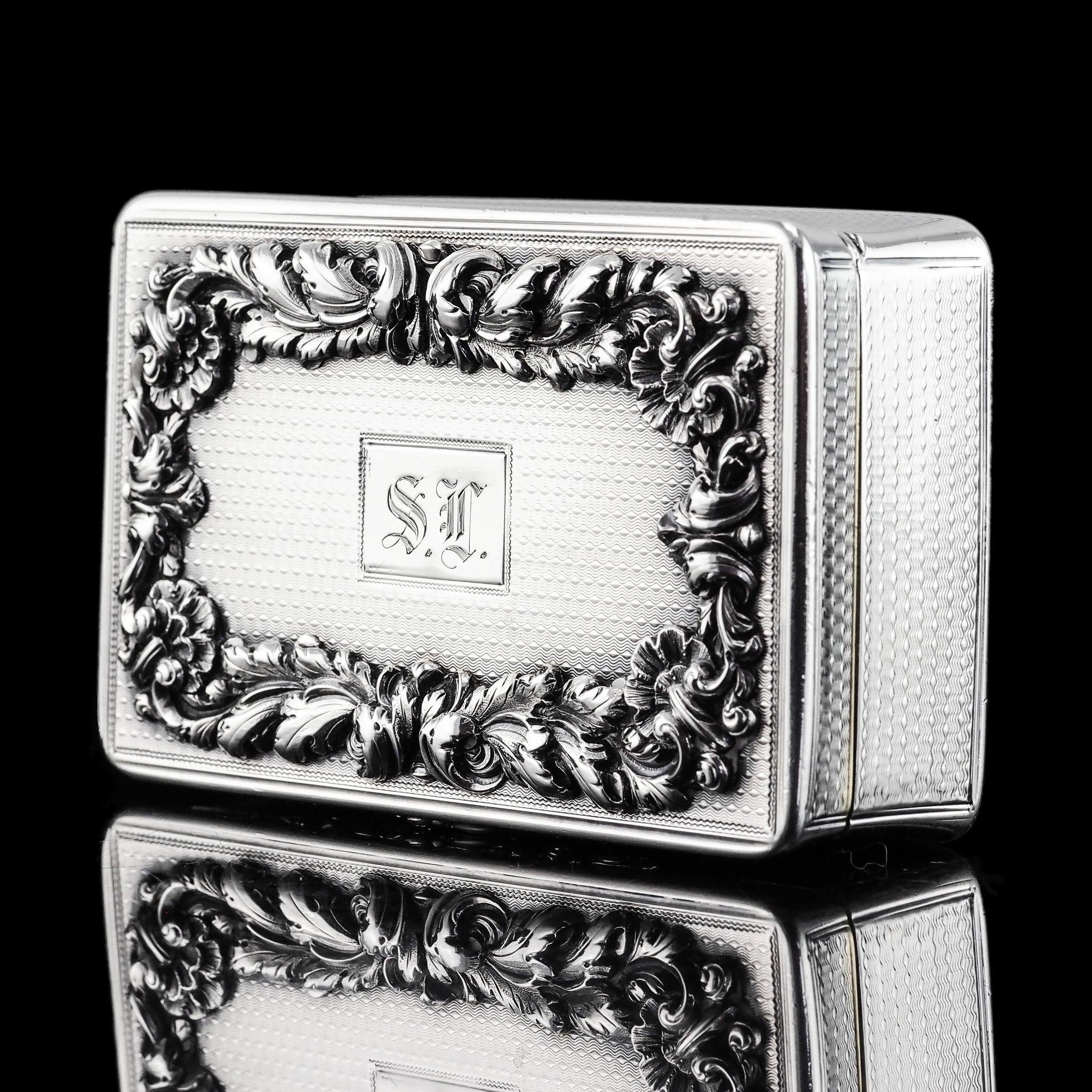 Majestic Antique Large & Heavy Solid Silver Snuff Box with Cast Acanth ...